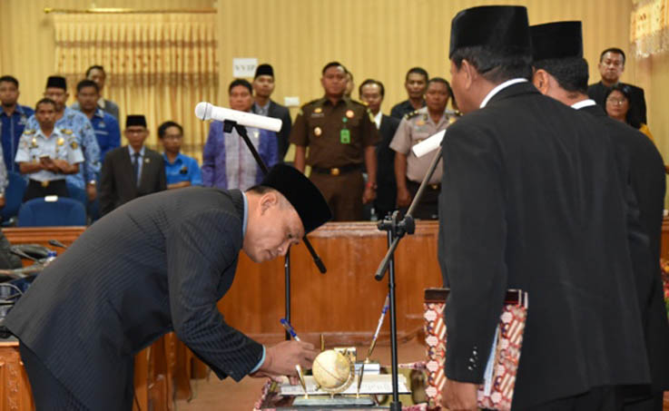 GoRiau - Nanang Haryanto Dilantik Sebagai PAW Anggota DPRD Bengkalis GoRiau - Nanang Haryanto Dilantik Sebagai PAW Anggota DPRD Bengkalis