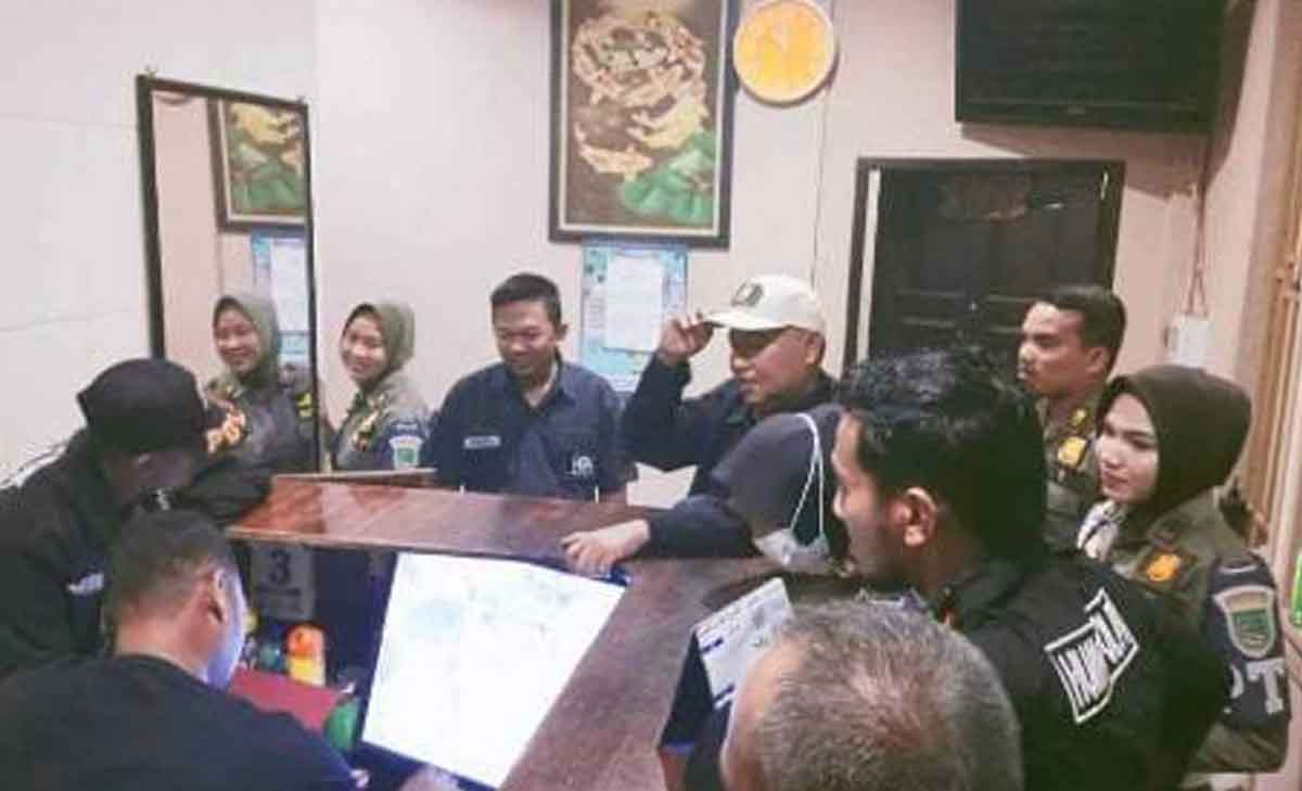 GoRiau - Satpol PP dan Kodim 0321/Rohil Razia Hotel dan Wisma di ...