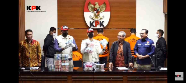 GoRiau - Ditangkap KPK, Bupati Kepulauan Meranti Terjerat 3 Kasus ... GoRiau - Ditangkap KPK, Bupati Kepulauan Meranti Terjerat 3 Kasus ...