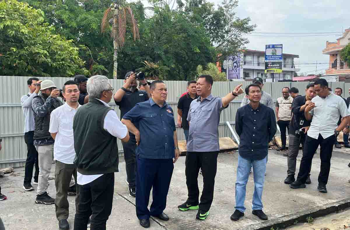 GoRiau - Bersama Pj Walikota Tinjau Titik Banjir dan Jalan Rusak di ... GoRiau - Bersama Pj Walikota Tinjau Titik Banjir dan Jalan Rusak di ...
