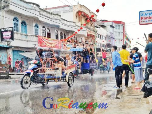 GoRiau - Sempat Vakum Dua Tahun, Festival Perang Air Kembali ... GoRiau - Sempat Vakum Dua Tahun, Festival Perang Air Kembali ...