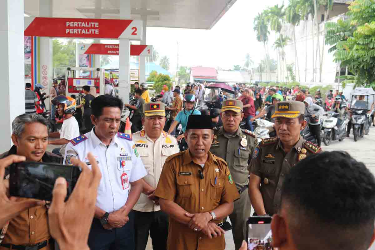 GoRiau - Urai Antrean Panjang, Pemkab Meranti Imbau SPBU dan APMS ...