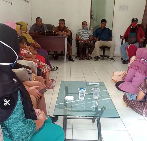 GoRiau - Tenaga Pendamping PKH Gelar Rapat Mengenai Miskomunikasi Warga ... GoRiau - Tenaga Pendamping PKH Gelar Rapat Mengenai Miskomunikasi Warga ...