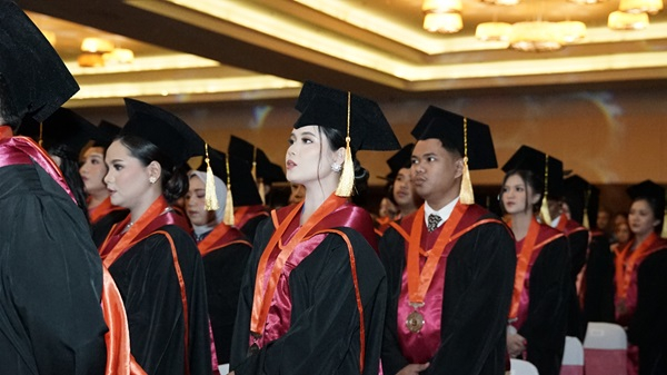 GoRiau - Wisuda XIV Universitas Bakrie Lahirkan 882 Generasi Unggul ... GoRiau - Wisuda XIV Universitas Bakrie Lahirkan 882 Generasi Unggul ...