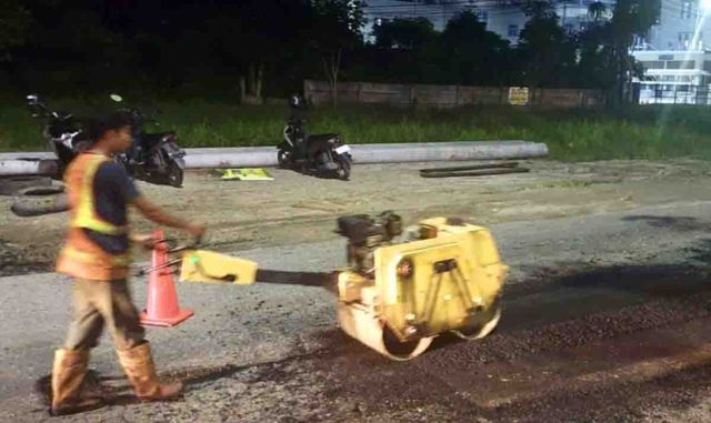 GoRiau - Banyak Lubang di Jalan Soekarno-Hatta Pekanbaru Riau, Ini yang ... GoRiau - Banyak Lubang di Jalan Soekarno-Hatta Pekanbaru Riau, Ini yang ...
