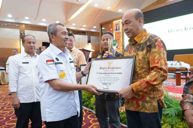 GoRiau - PT RAPP Raih Penghargaan Riau Investment Award 2022