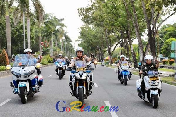 GoRiau - Momen Jenderal Bintang 1 Dikawal Jenderal Bintang 2 Pakai Moge ... GoRiau - Momen Jenderal Bintang 1 Dikawal Jenderal Bintang 2 Pakai Moge ...
